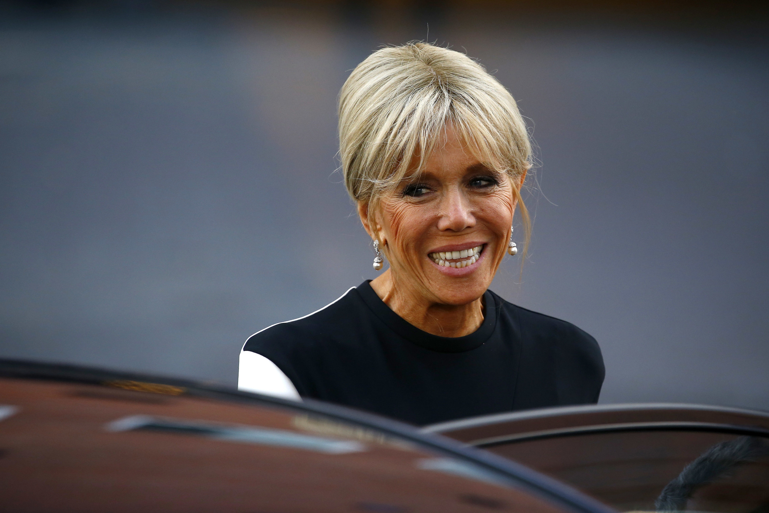 Brigitte Macron, l'élégance jusqu'au bout des ongles