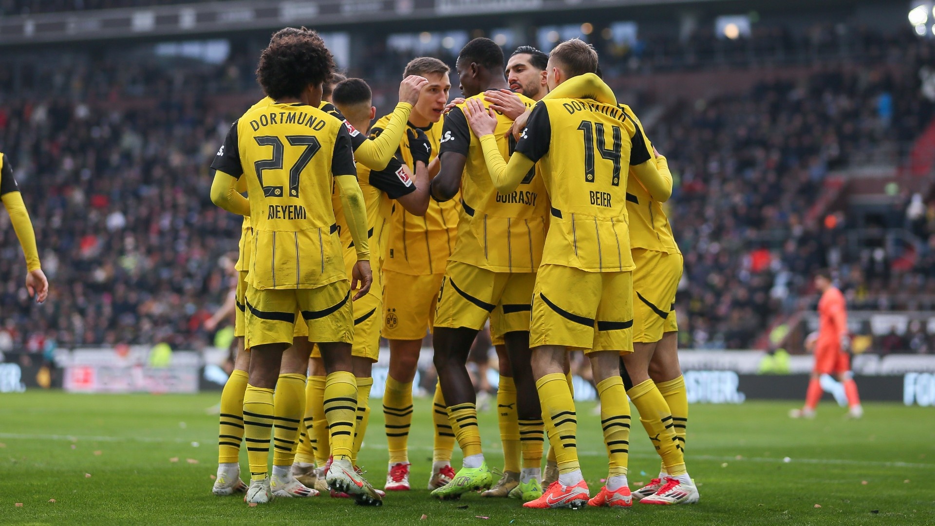 Die halbe Premier League will den Star von Borussia Dortmund. Fotos