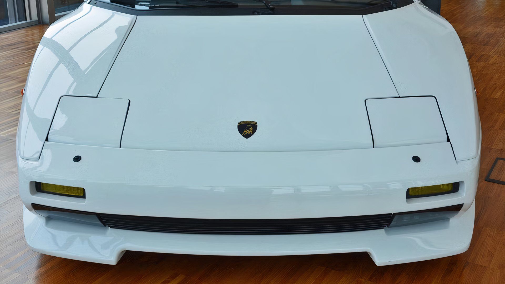 Lamborghini Built The World's First V10 Supercar... But Never Sold It