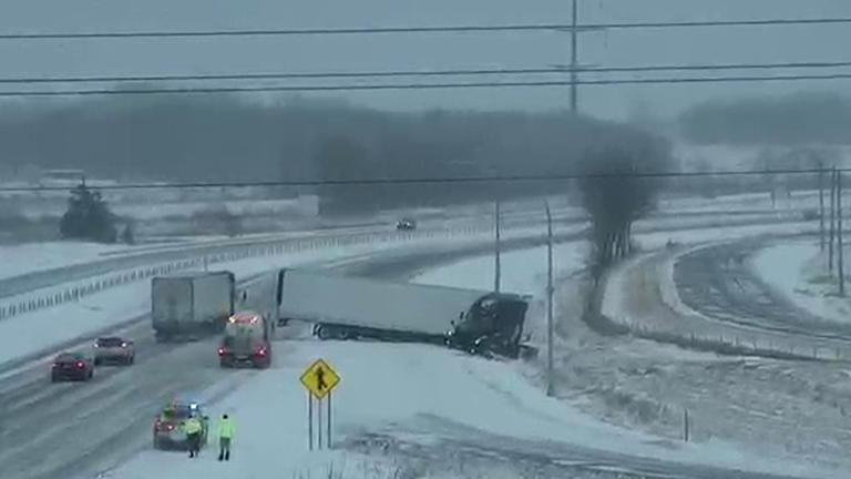 MN weather: Snowstorm lead to 276 crashes, 405 vehicles off the road on ...