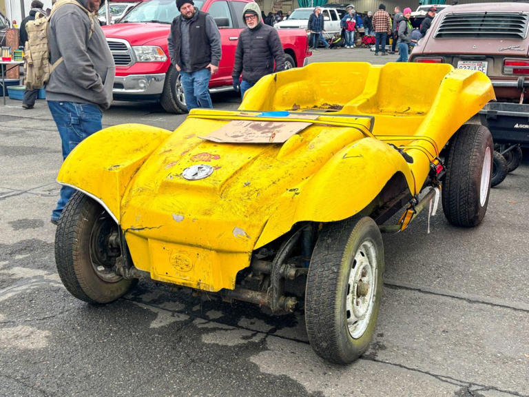 The Delight of Discovery Makes the Early Bird Swap Meet an Enduring ...