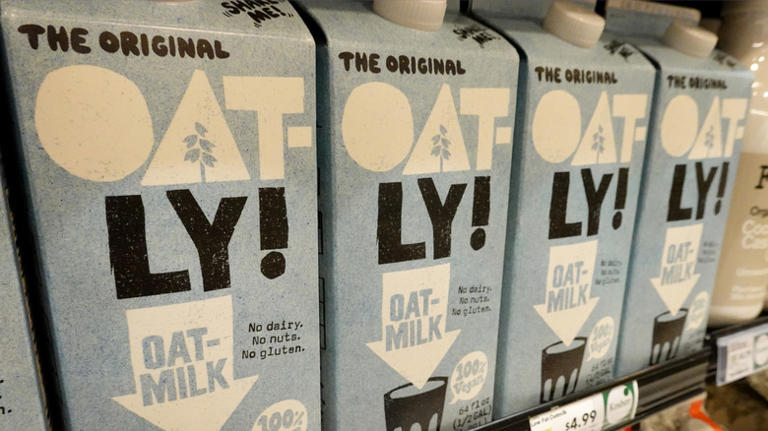 Is Oat Milk Gluten-Free? The Answer Is Complicated