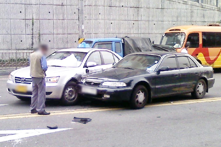 NHL player Simon Benoit's Superman punch draws critique from Georges St ...