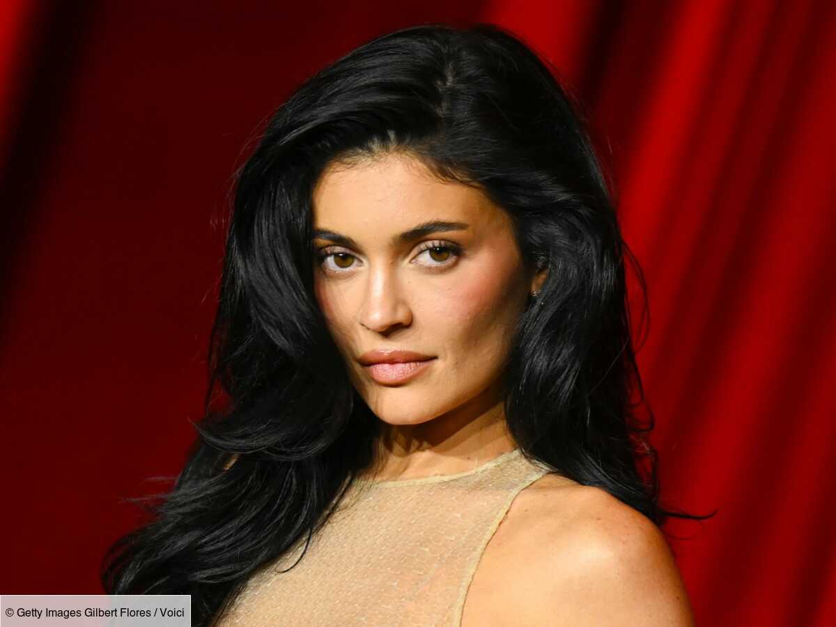 Tendance manucure 2025 : cette couleur de vernis oubliée fait son grand ...