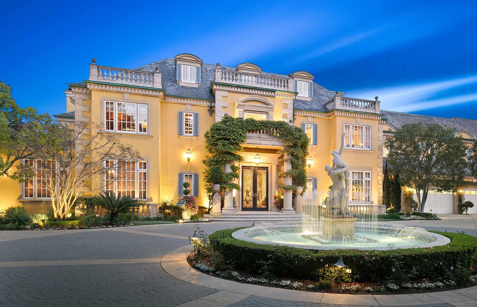 Explore The World's Most Luxurious Mega-Mansions, Discover Their Secrets