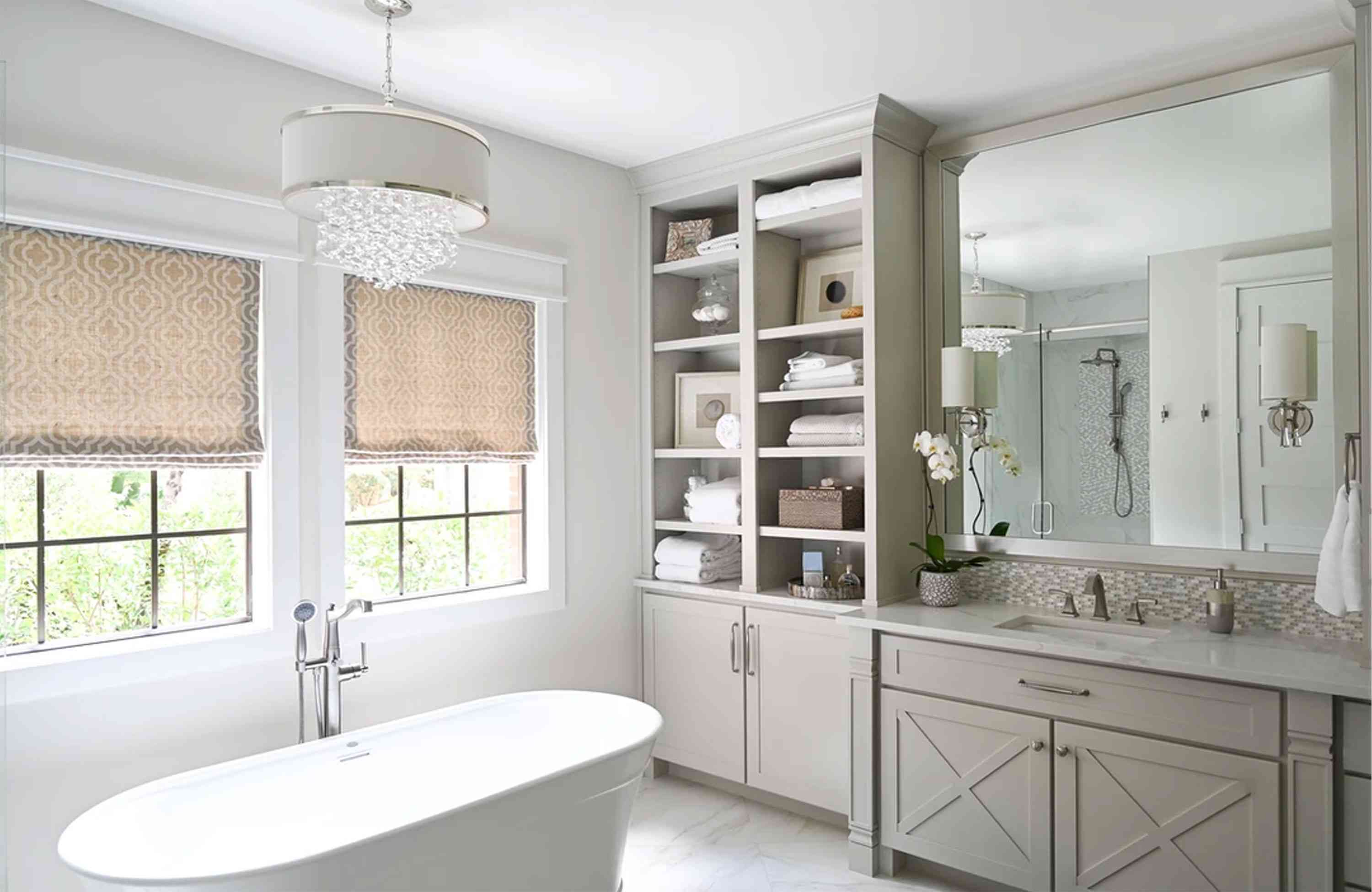 5 Things Designers Immediately Notice About a Bad Bathroom Layout