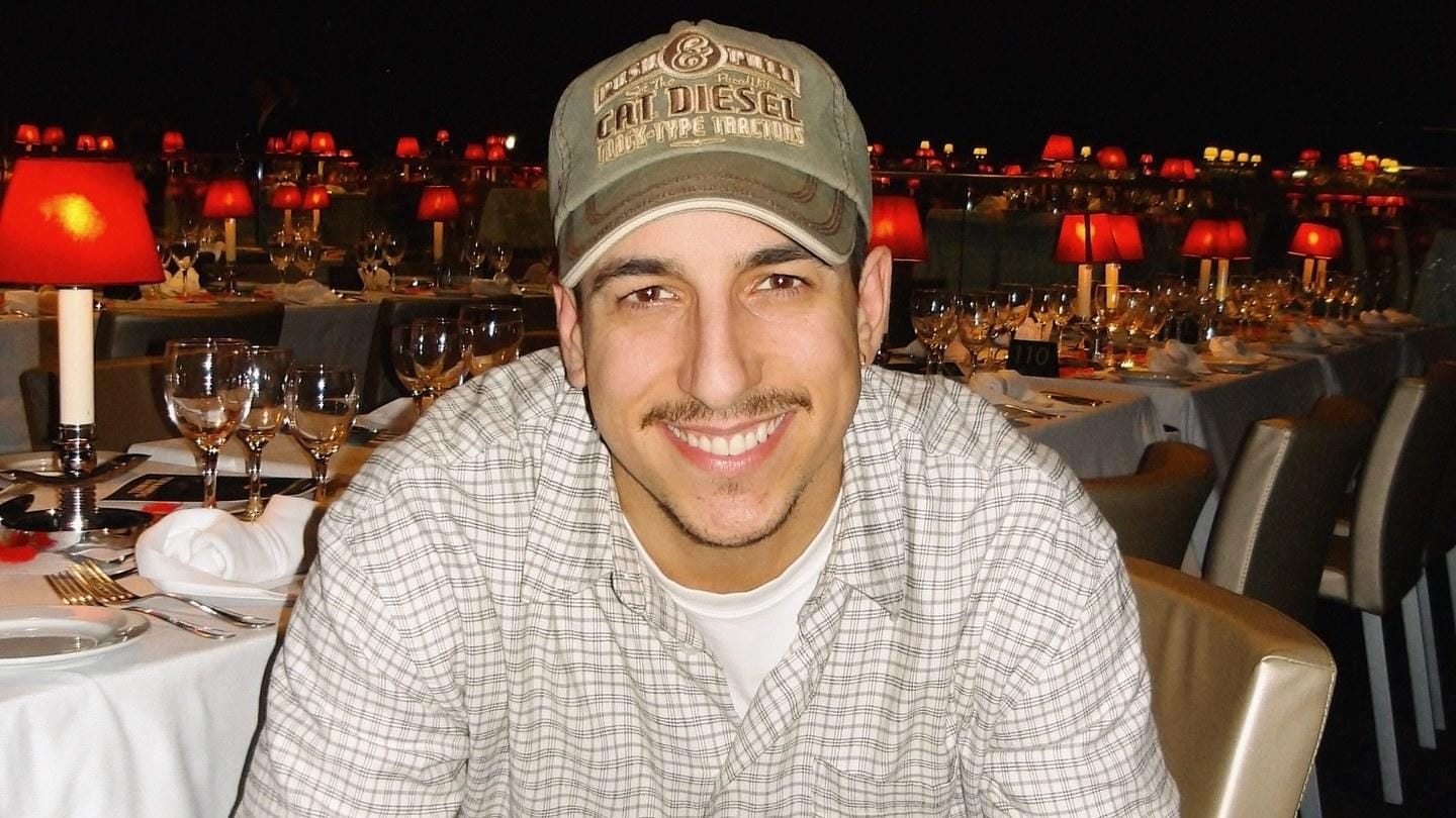 Com o filho recém-nascido ao colo, Fernando Daniel anuncia: "Os Nandos ...