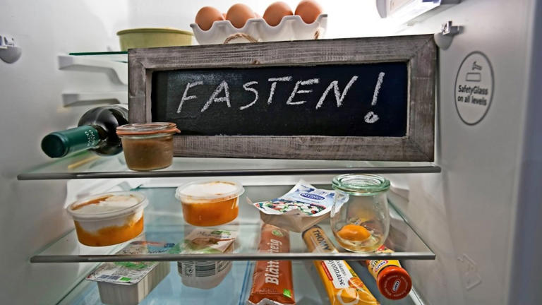 Fastenzeit 2025 startet: 40 Tage fasten - Was darf man essen, was ist ...
