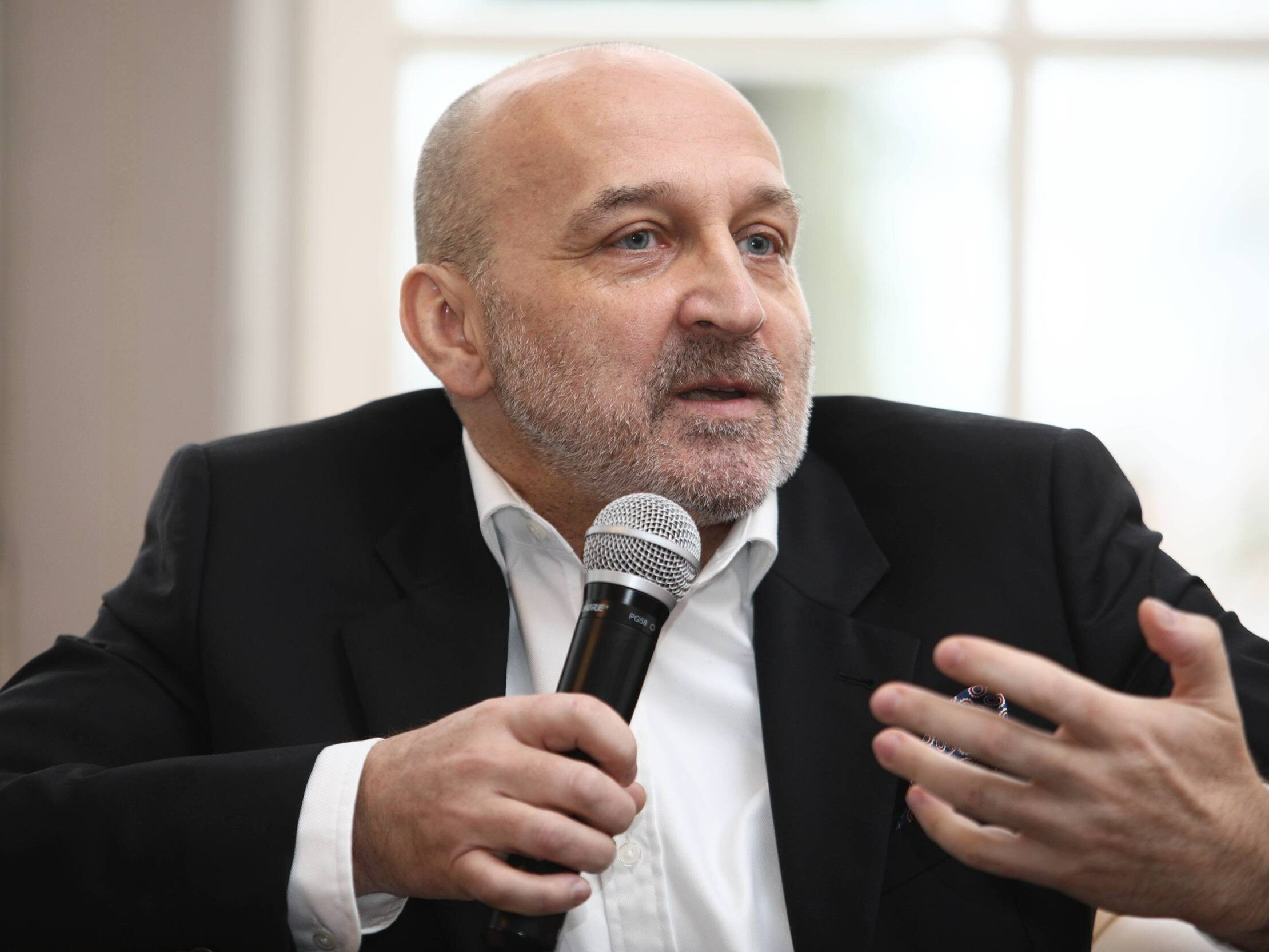 Były premier nie chce już płacić. "Wystarczy po prostu"