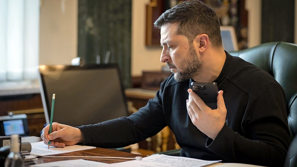 Trump cuts off intelligence-sharing with Ukraine as Russia advances