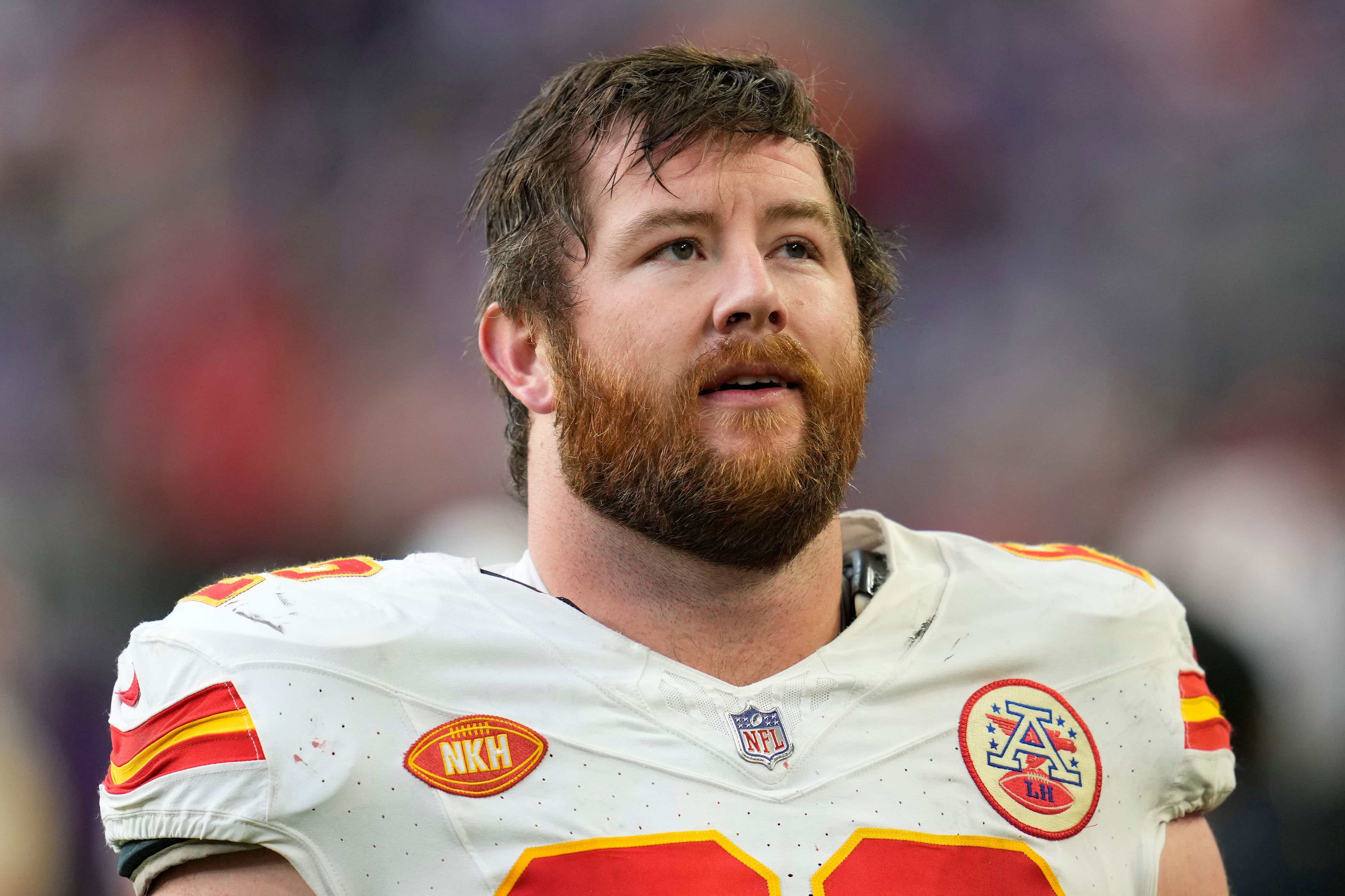 Report: Chiefs trade All-Pro offensive lineman Joe Thuney to Chicago
