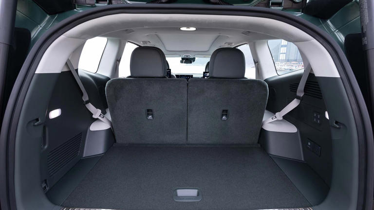 2026 Hyundai Ioniq 9 First Drive: This Electric 3-Row SUV Does It All (and Really Well)