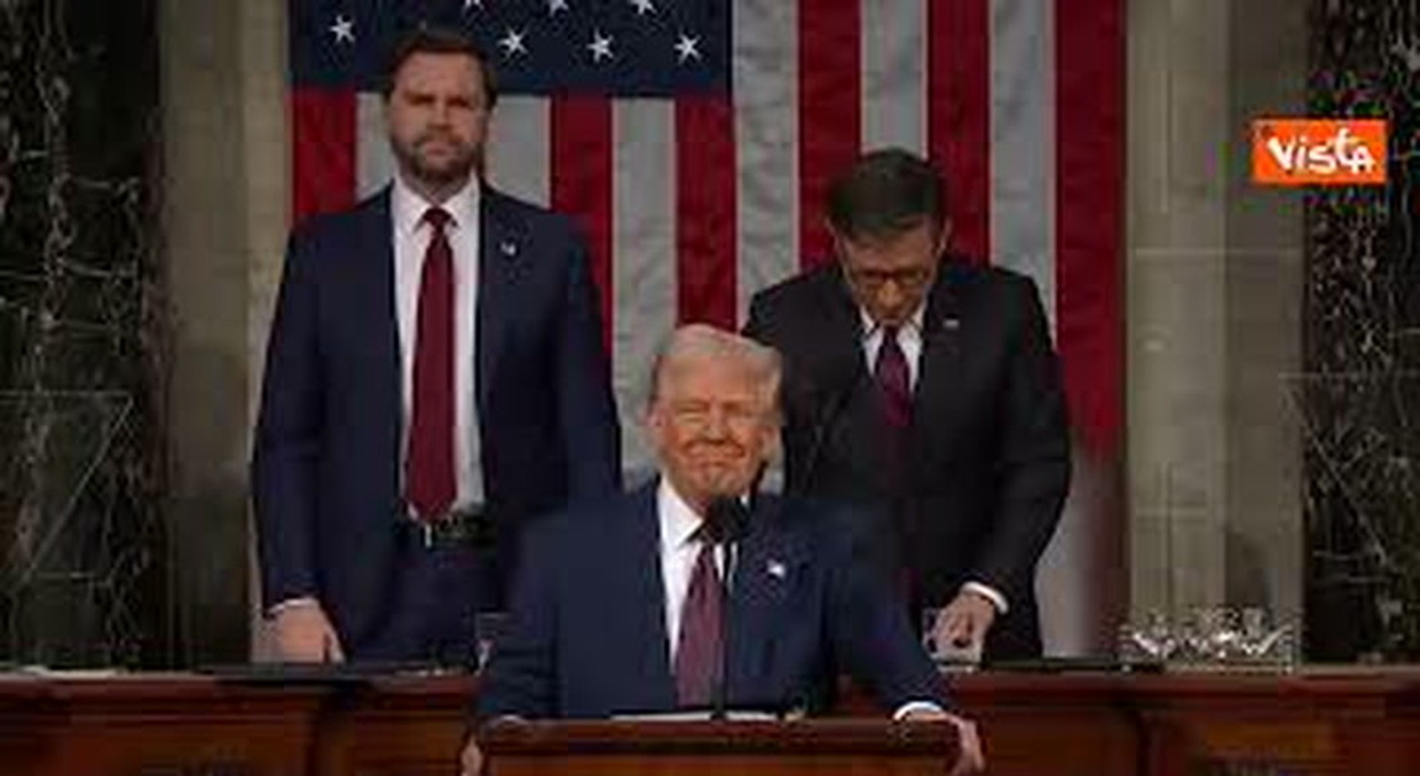 Il deputato texano Dem Al Green interrompe Trump e viene espulso dal ...