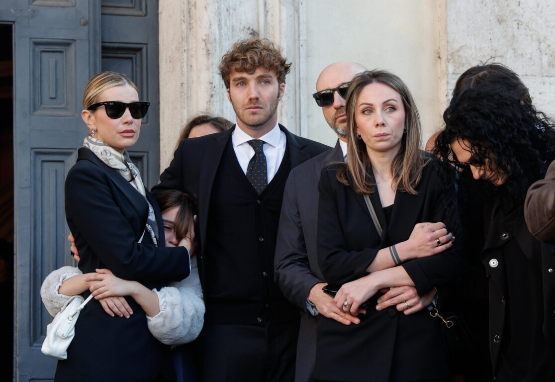 Eleonora Giorgi, il primogenito Angelo Rizzoli: «Mamma in un anno mi ha ...