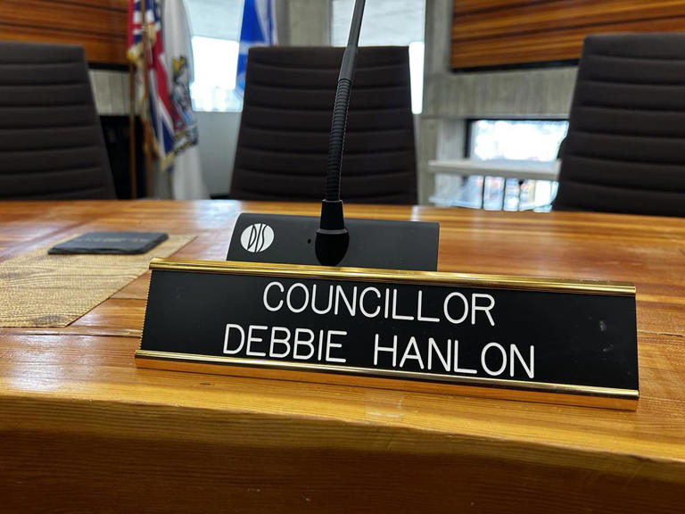 Longtime St. John's city councillor, realtor Debbie Hanlon dies after ...