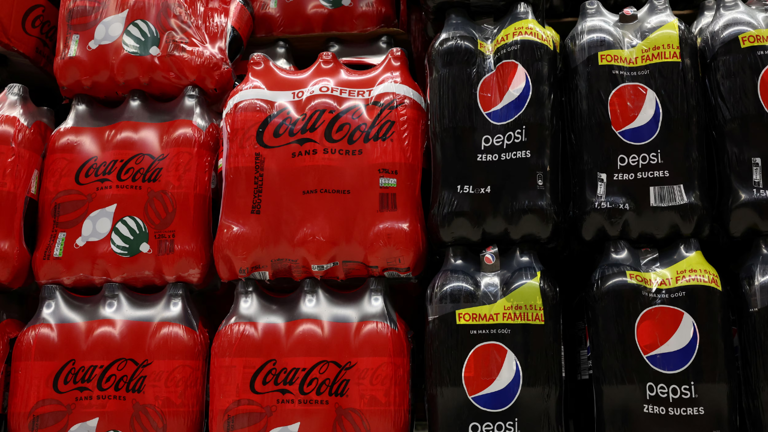 Cold drink giants campaign war: Pepsi takes jab at Coca-Cola's 'half time' campaign with its ...