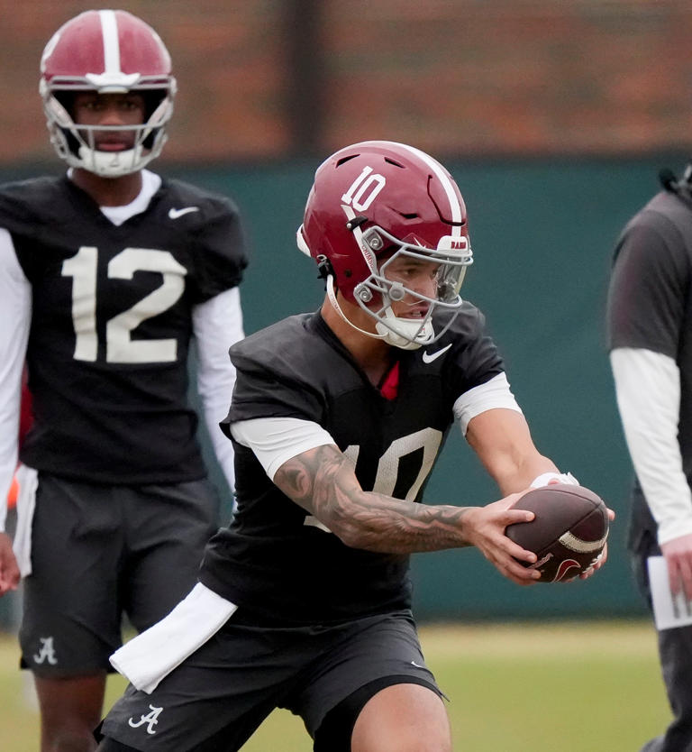 What Ryan Grubb said about Ty Simpson, Keelon Russell, Alabama football quarterbacks