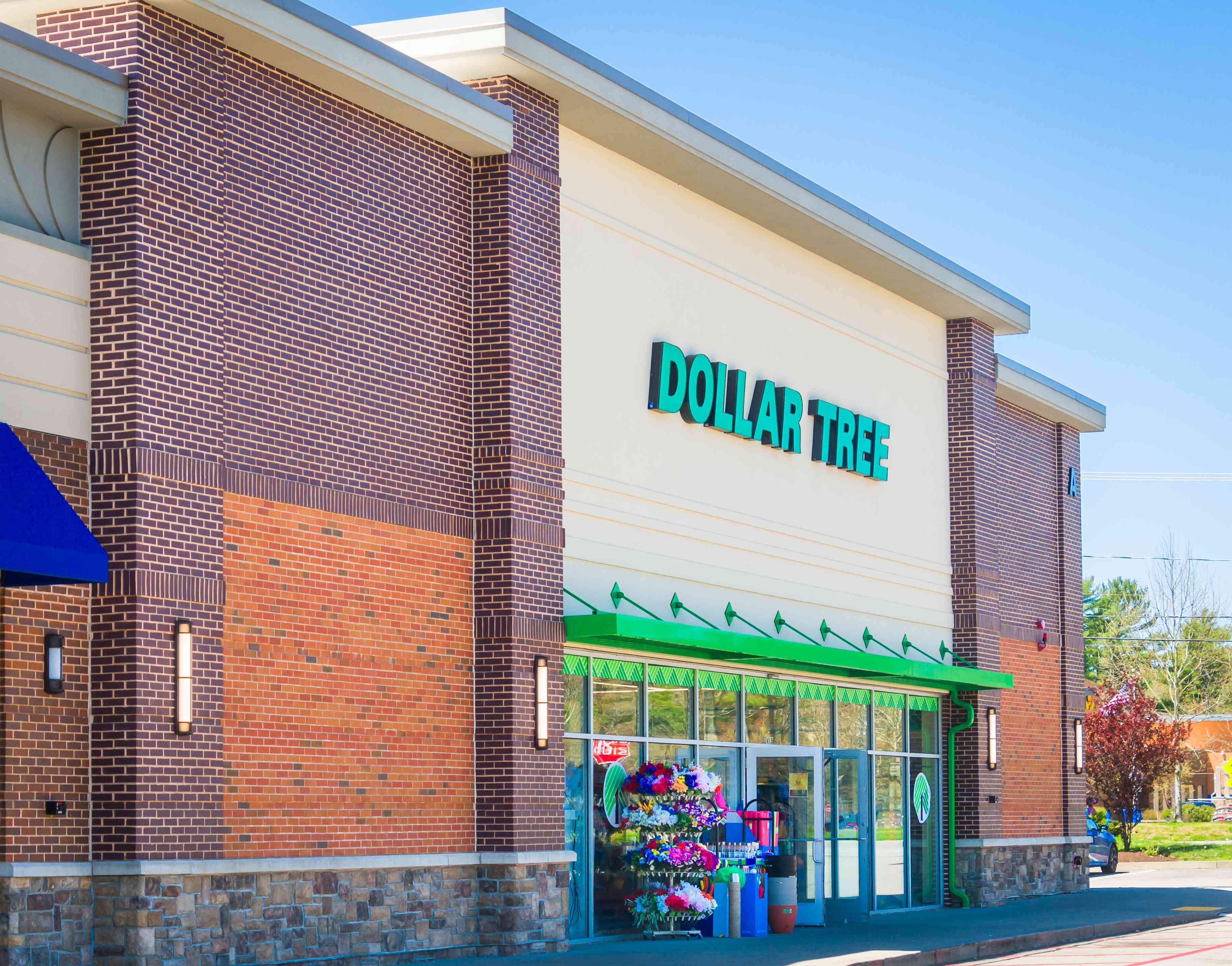 This $1.50 Dollar Tree cleaning line has shoppers comparing it to a fan ...