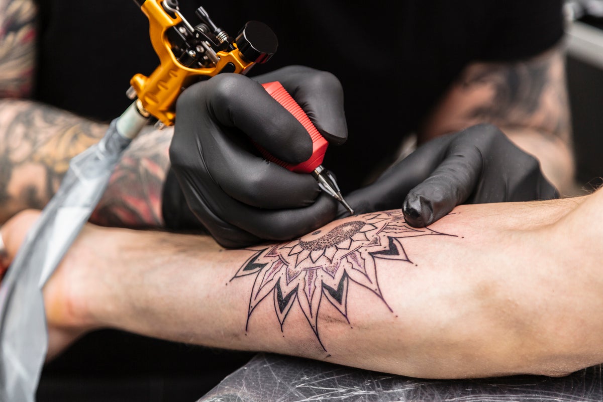 Hollywood’s go-to celebrity tattoo artist pleads guilty to not ...