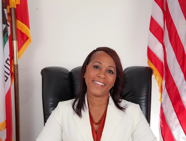 Letter: Please keep us informed on the race to succeed Mike Gipson in ...