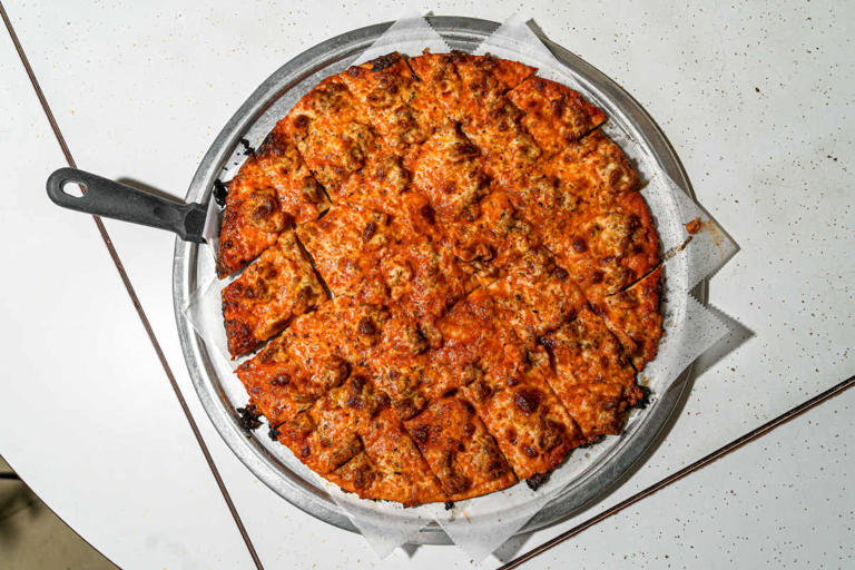 Vito & Nick’s Pizzeria