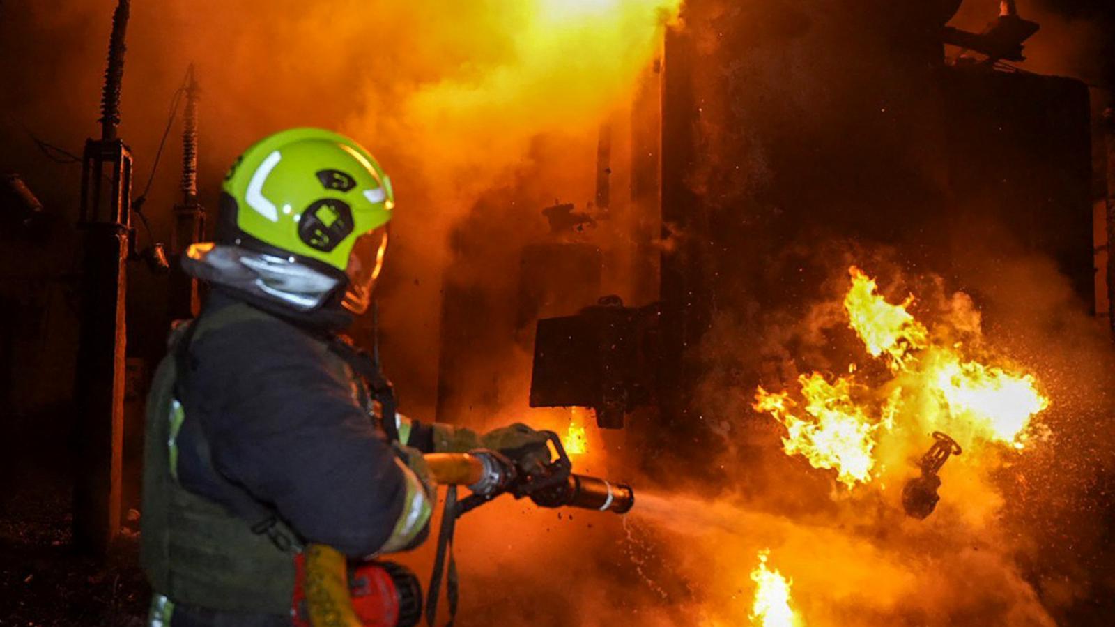 Russia strikes Ukraine as Trump reports 'strong signals' Moscow is ...