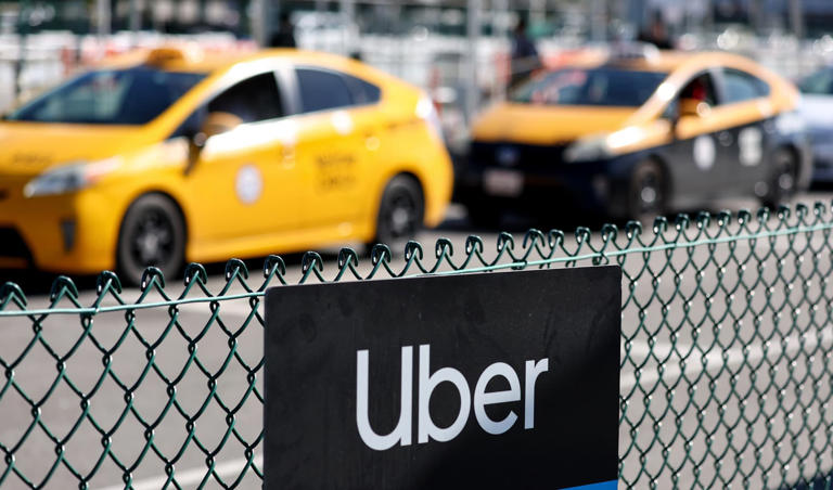 Uber launches $5 shuttle from one of the busiest places in Chicago