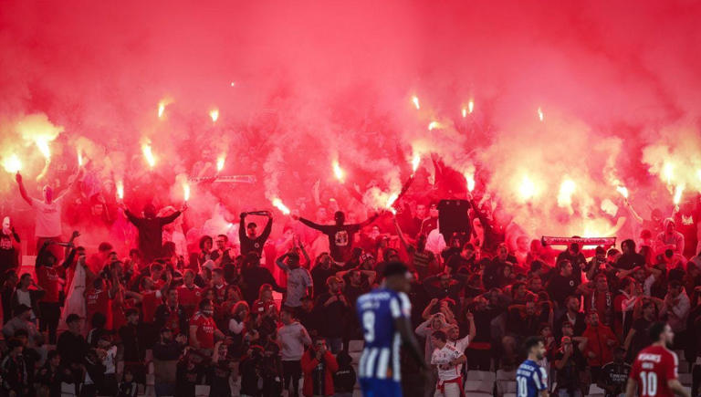 Cinco elementos da claque do Benfica ficam em prisão preventiva