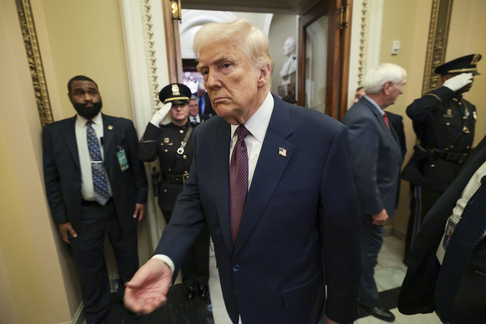 El Supremo de EE.UU. rechaza intento de Trump de bloquear 2.000 ...