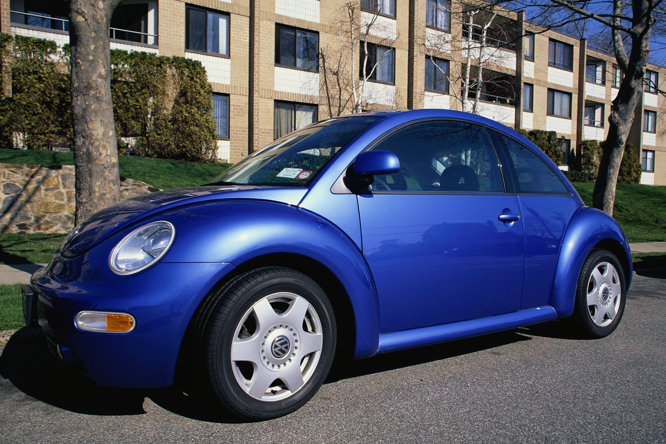 Man Buys Used Car-Then Finds Note From Previous Owner in Glove Box