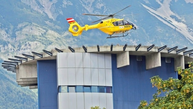 Dach gab nach: Arbeiter (51) stürzte in die Tiefe