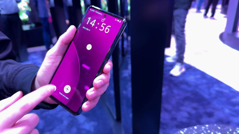 Telekom: Das deutsche KI-Handy kommt noch im Sommer!