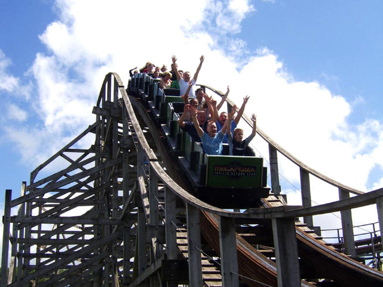 Oakwood: One of the UK’s largest theme parks to shut down immediately