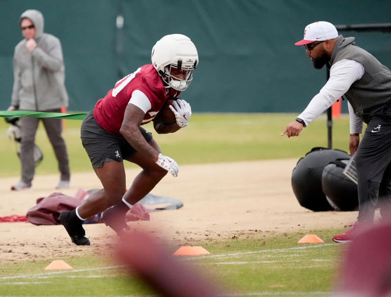 What does Ryan Grubb think the Alabama football running back room will ...