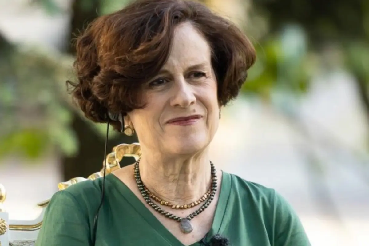 Embajada de Rusia se burla de críticas de Denise Dresser