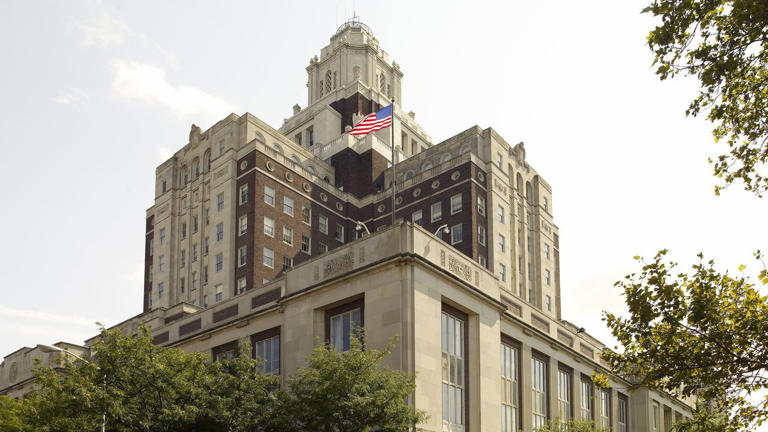Federal buildings in Philadelphia listed for possible sale — then pulled