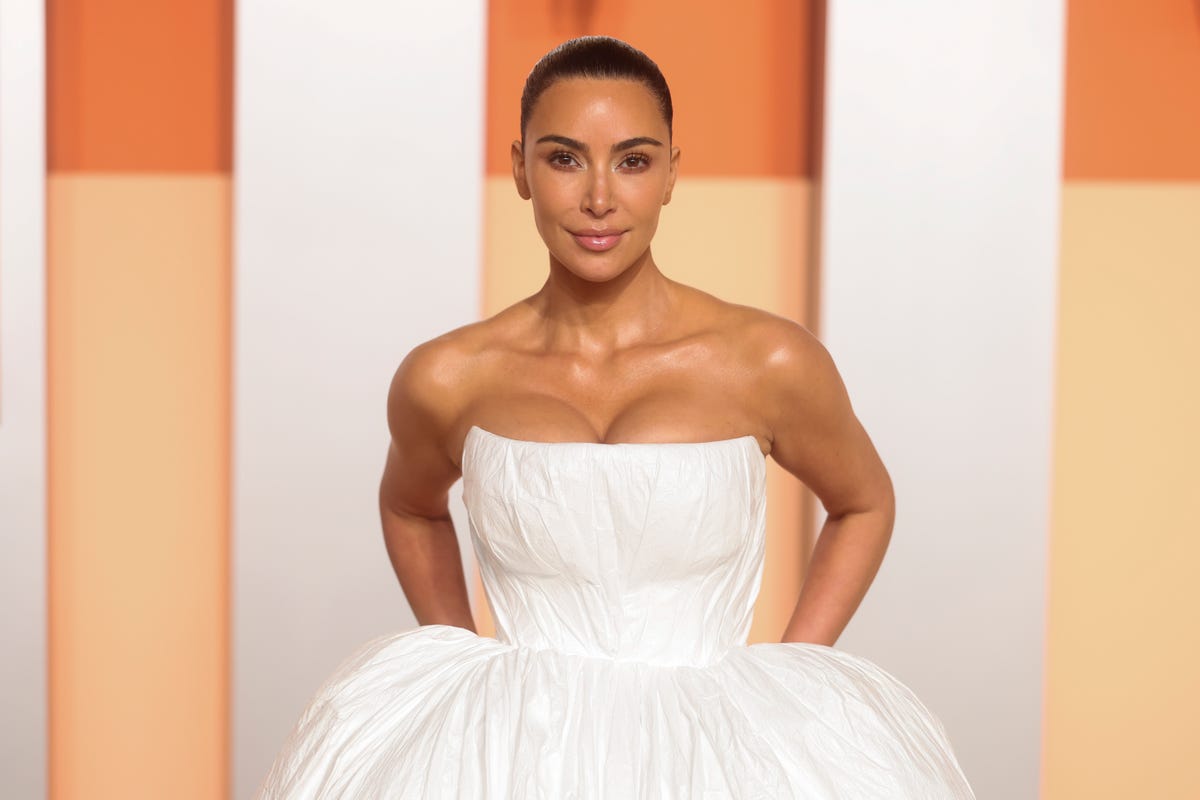 Kim Kardashian's "beyond weird" 60-foot blow-up doll blasted by fans