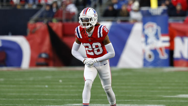 Patriots reportedly retain cornerback Alex Austin on one-year tender