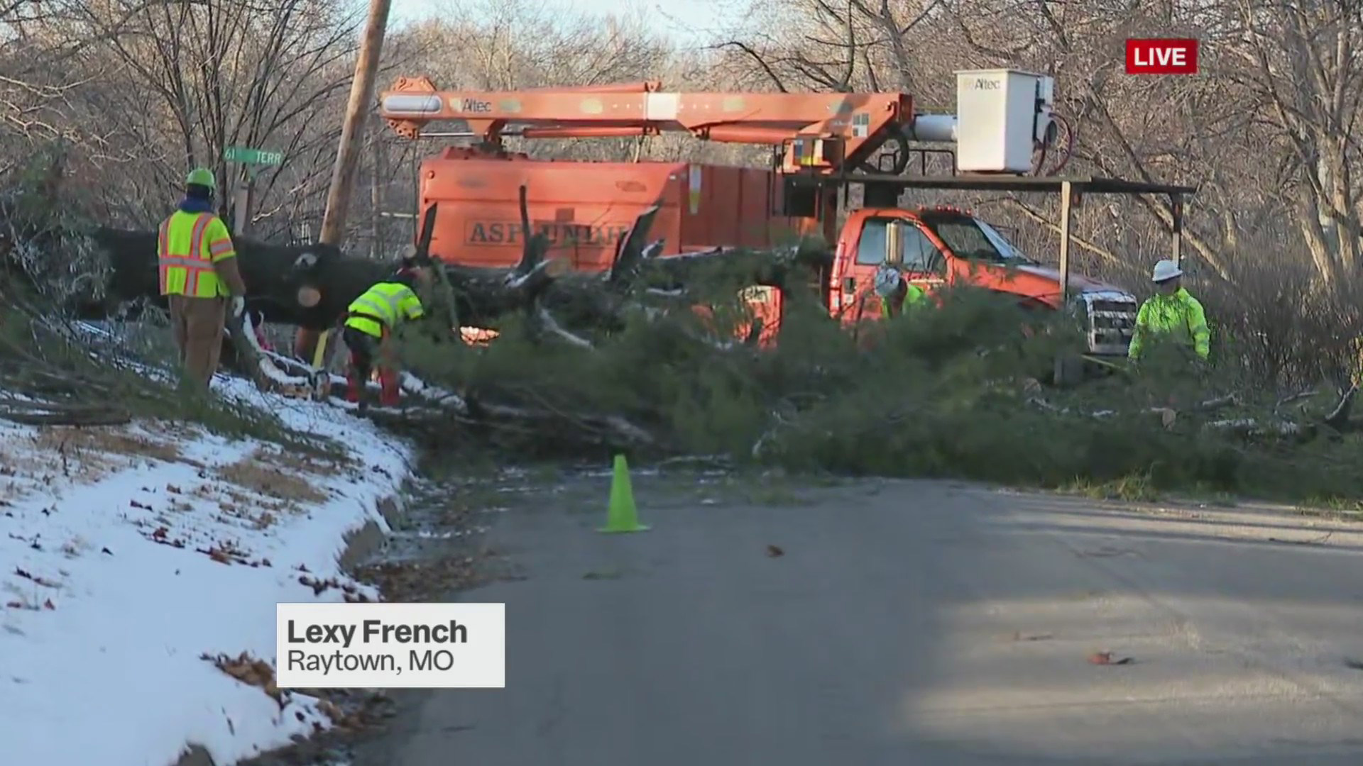 Kansas City area crews cleaning up after recent storm Kansas City area crews cleaning up after recent storm