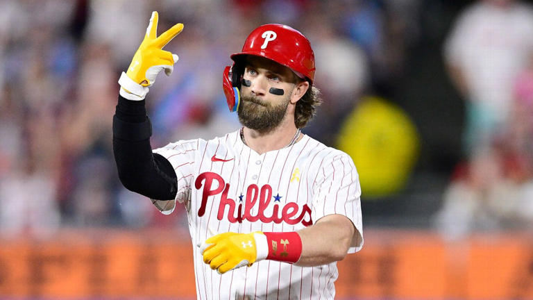 Bryce Harper 'open' to outfield return if it helps Phillies