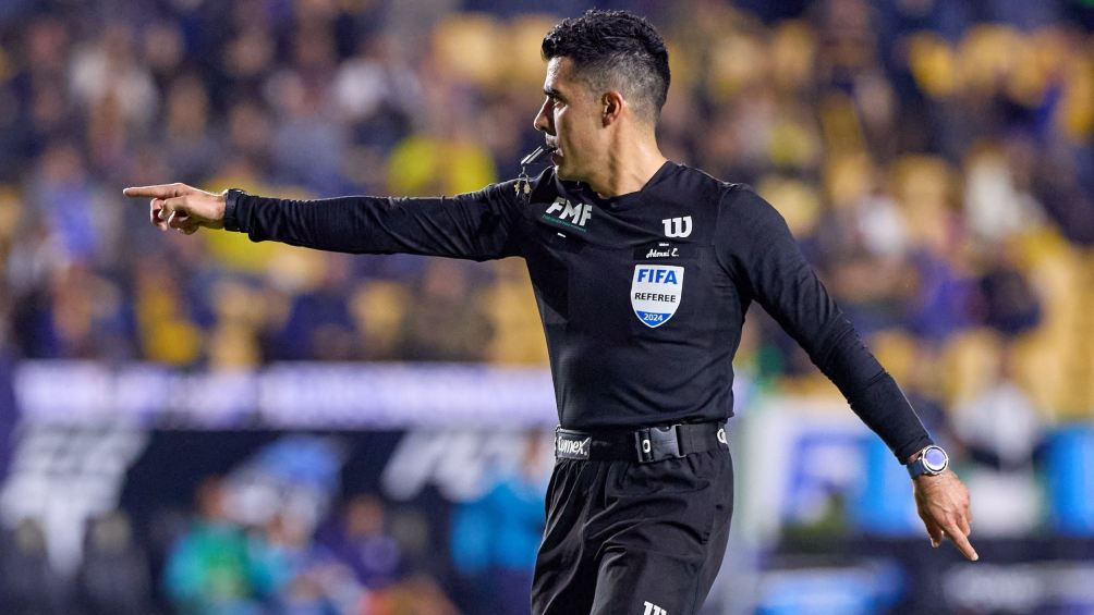 Clásico Nacional: Adonai Escobedo pitará el Chivas vs América de Liga MX