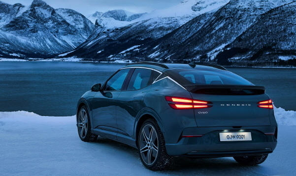 제네시스, 첫 전기차 ‘GV60 부분변경 모델’ 출시…최대 481km 주행가능