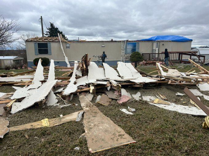 High winds knock out power, cause damage across Pulaski County