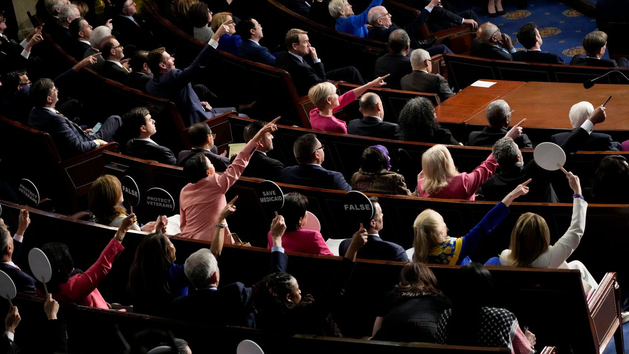 "Everyone is mad at everyone": Democratic tensions erupt after Trump speech
