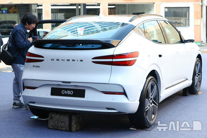 '역동적인 우아함' 제네시스 GV60 3년 5개월 만에 부분변경 모델 출시 [뉴시스Pic]