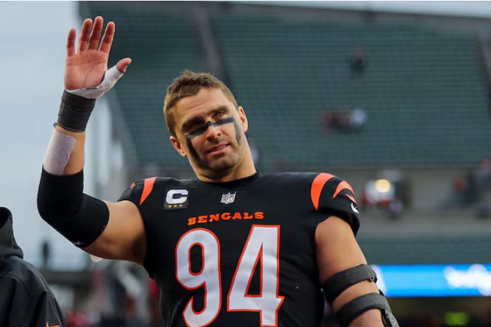 Sam Hubbard Shocks Bengals Fans with Retirement at 29 — A Hometown Hero ...