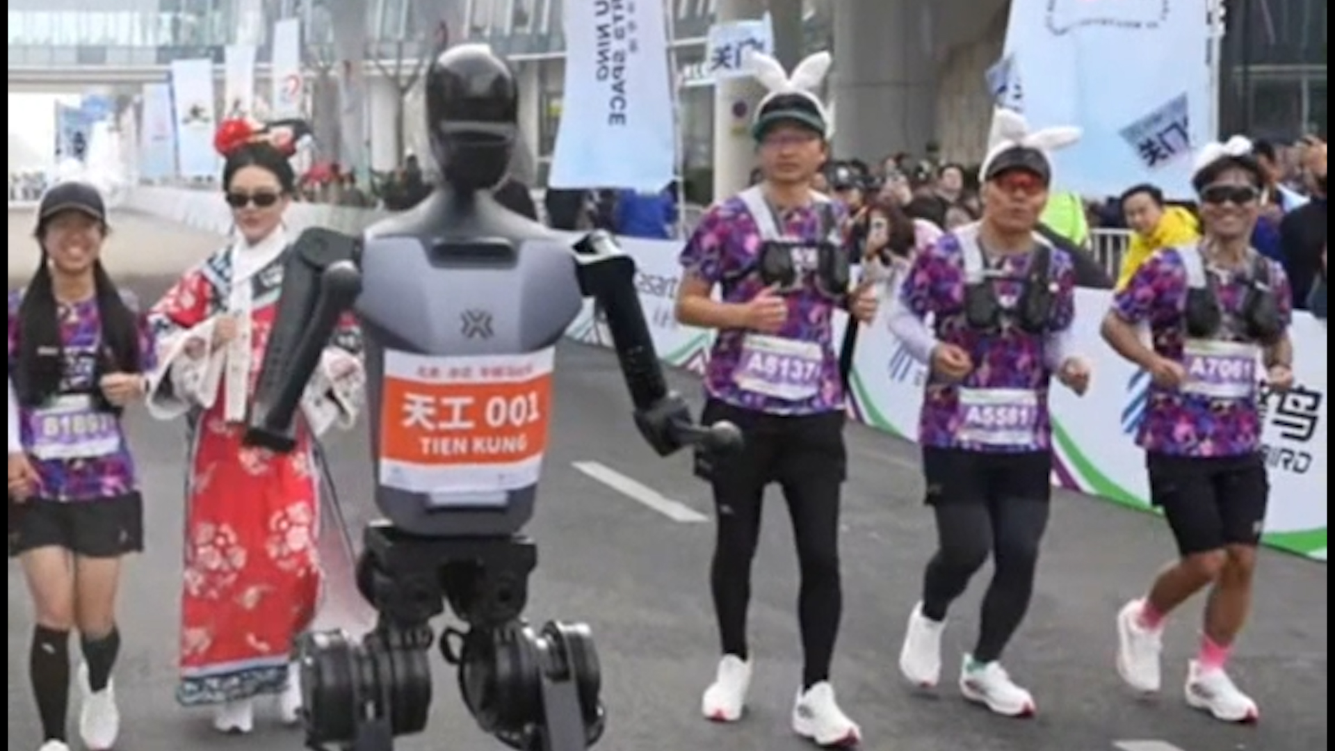 Humanoid robots to run half-marathon in Beijing