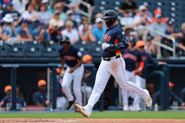 Astros' Christian Walker pulled from lineup with oblique soreness