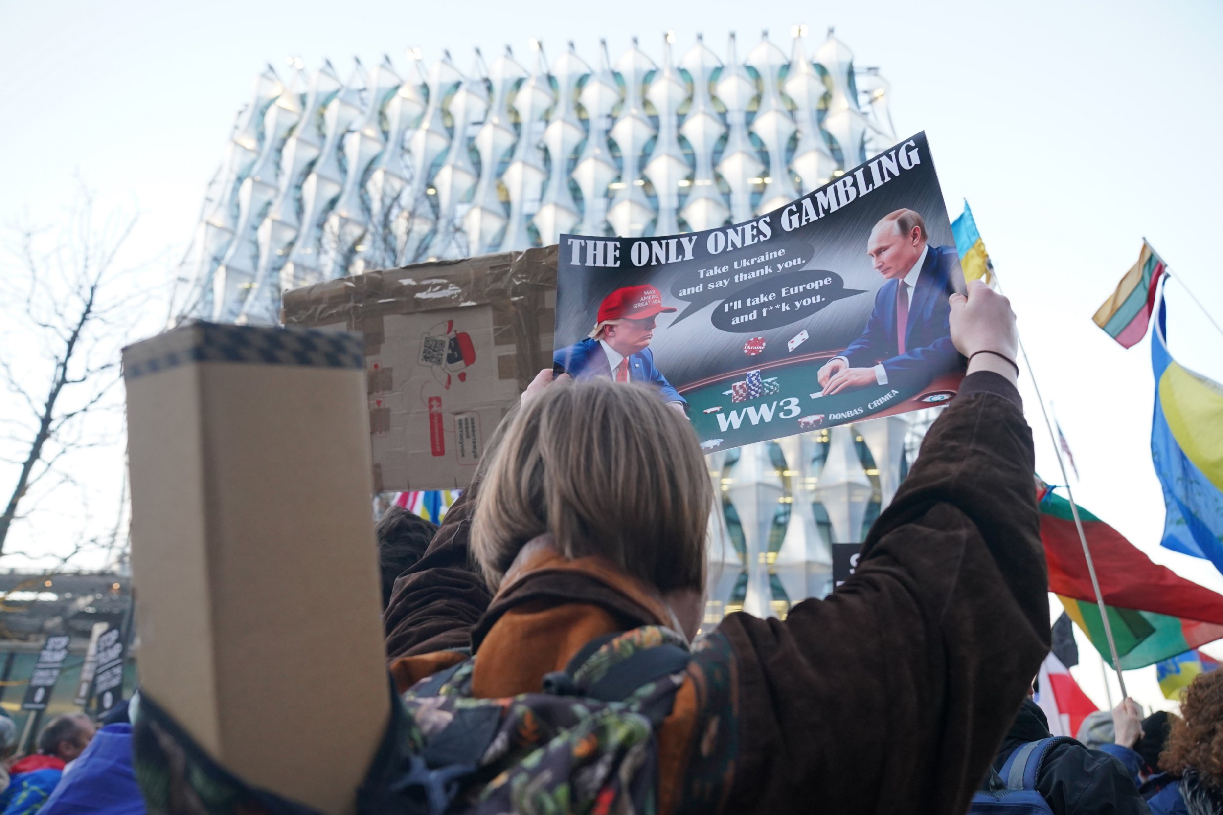 Petition to cancel 'Putin's puppet' Trump's visit to UK nears 185,000