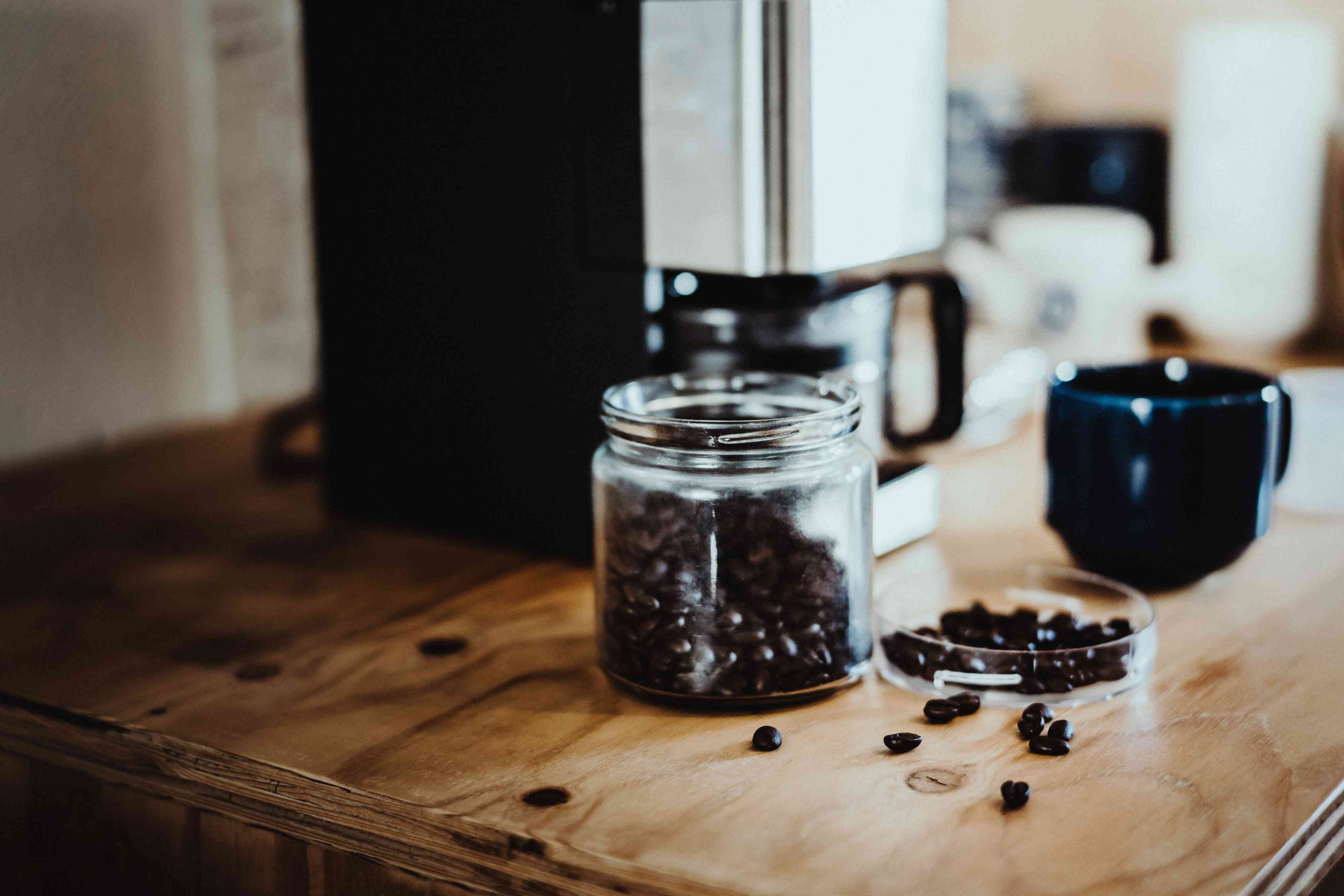 5 reasons why you might poop after drinking coffee